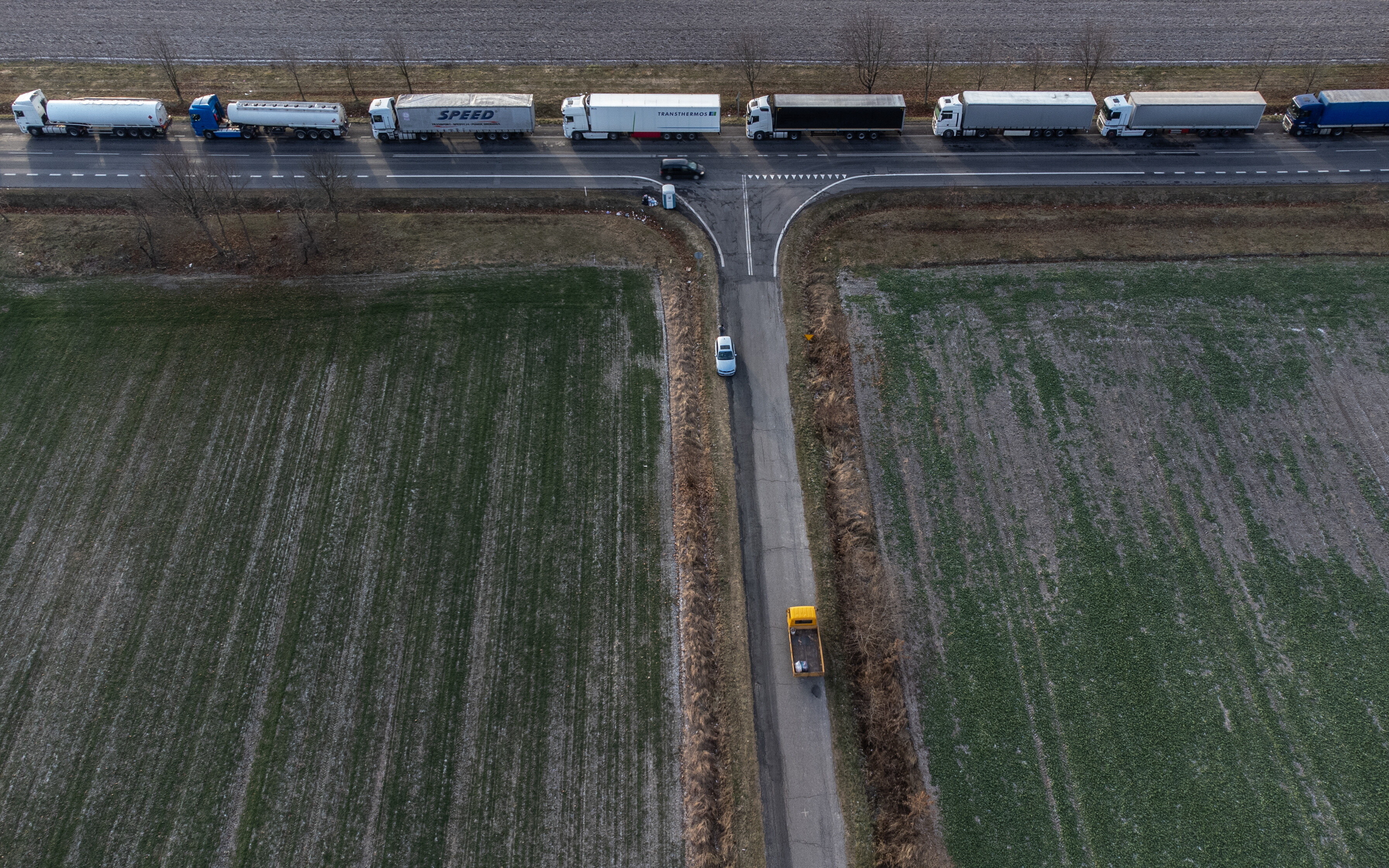First empty lorries pass through new Ukraine crossing at Polish border
