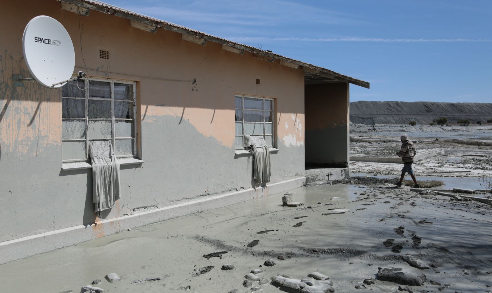 In photos: The destruction of the Jagersfontein mine dam wall collapse