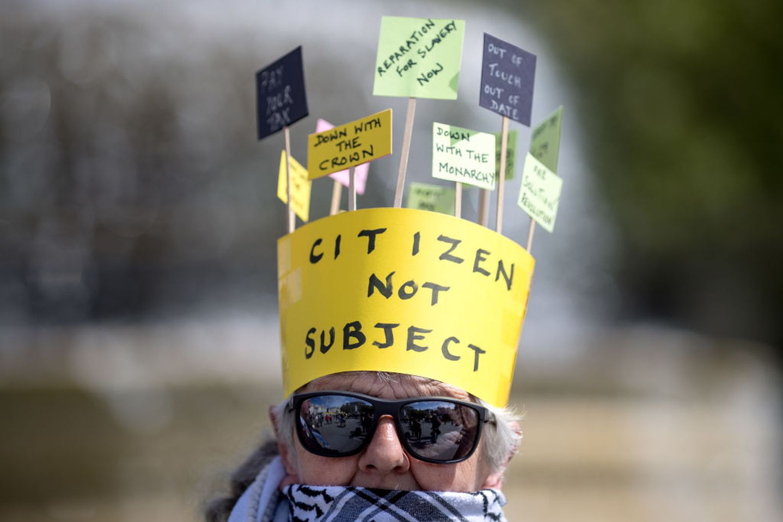 British protest for abolition of monarchy, and more from around the world