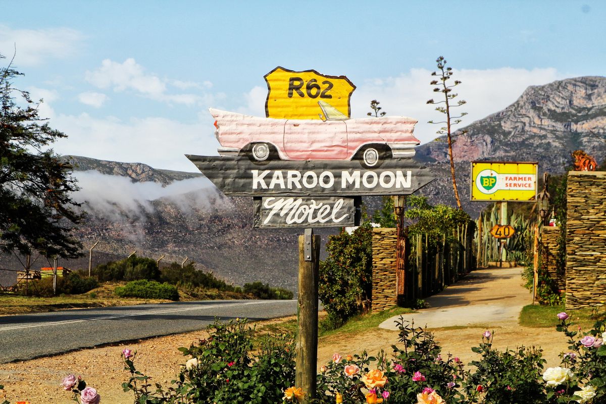 Bandits, birds, a broken bakkie in Barrydale: A Karoo Spacemobile tale
