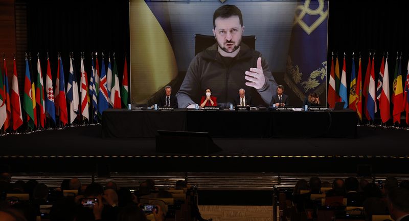 Ukraine update: Zelensky addresses Nato session in Madrid; Germany ...