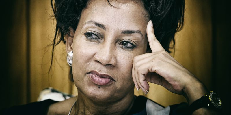 Lindiwe Sisulu met Salim Essa’s banking buddy in December Dubai visit