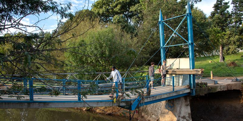 ‘It’s unsafe, but people still cross it’ — Delta Park’s Blue Bridge ...