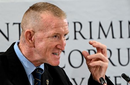 Cop ties R200m cocaine thieves to Hawks bosses