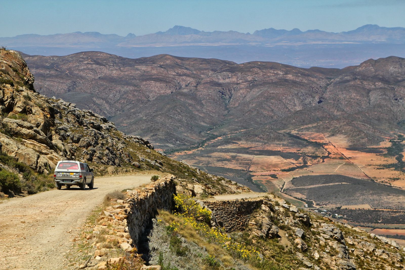 Bandits, birds, a broken bakkie in Barrydale: A Karoo Spacemobile tale