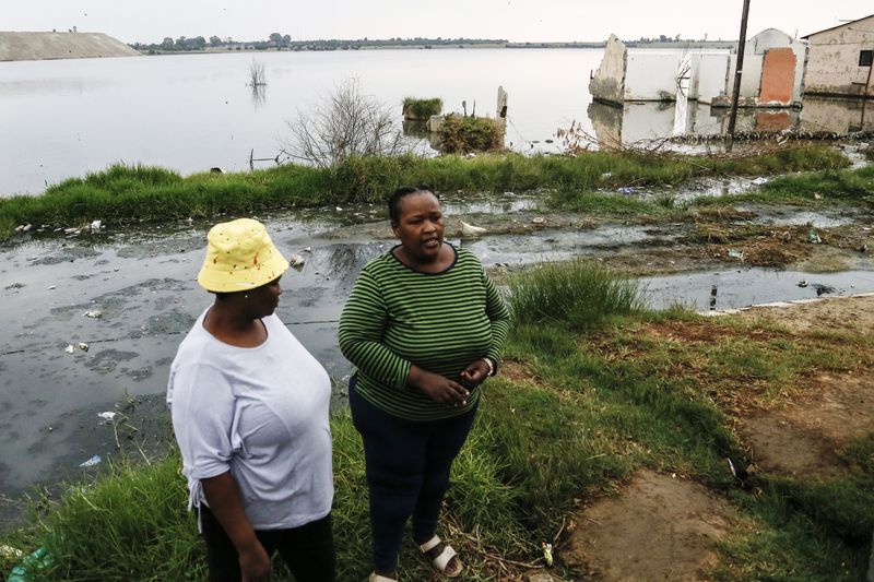 Life along a Free State's ‘road of death’ – where a flood of sewage ...