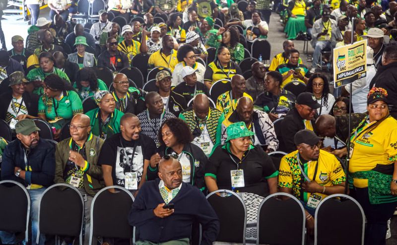 Ramaphosa kicks off ANC election campaign by berating councillors