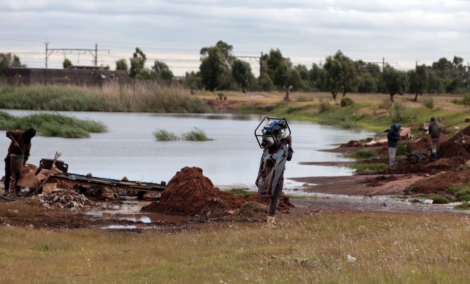 Gold fever hits Gugulethu: Residents dig up a kraal in Springs