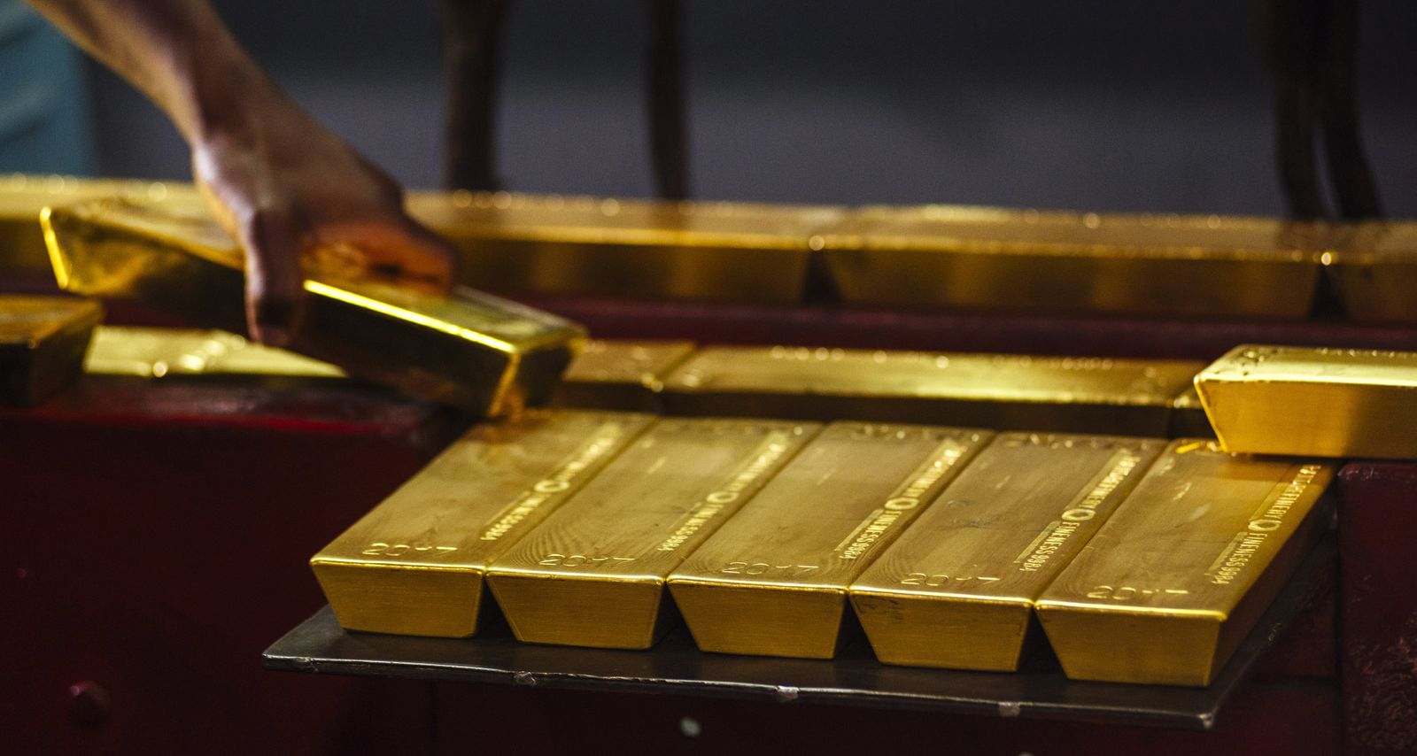 Gold and AI hype: They can’t both be right