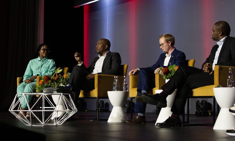 Leaders suggest how to create a new mode of politics in SA