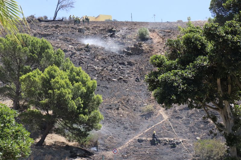 Cape Town fire under control as community rallies after wildfire ...