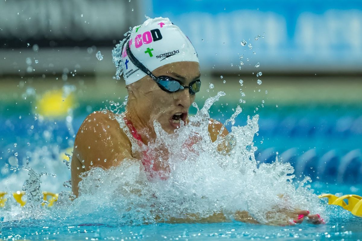 Schoenmaker back in fast lane with world-class time at SA Champs
