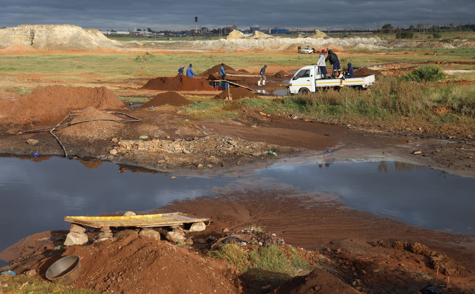 Gold fever hits Gugulethu: Residents dig up a kraal in Springs