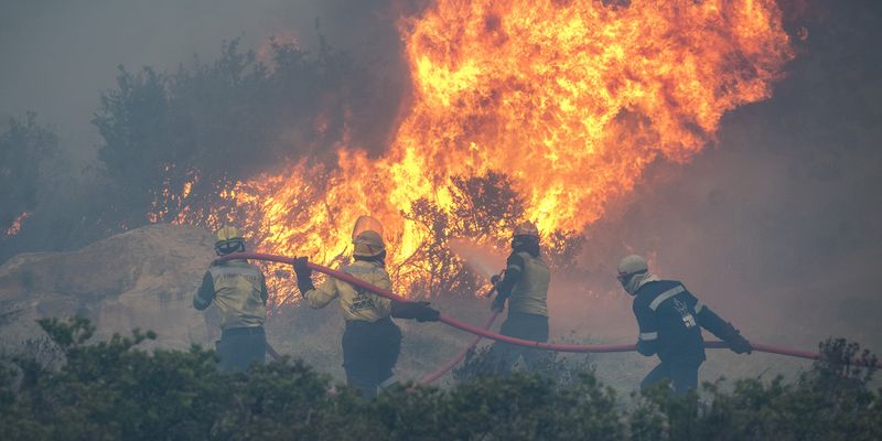 Why the fire on Cape Town’s iconic Table Mountain was particularly ...