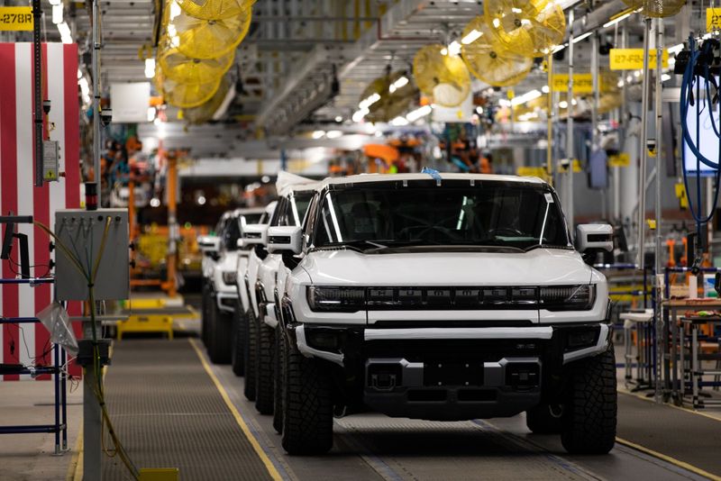 GM Beats on Profit and Sales, Shrugs Off EV Price War Worry