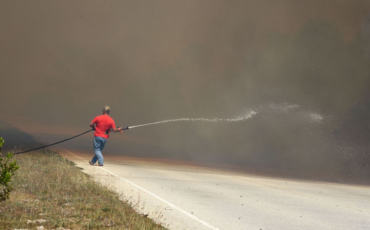 Nelson Mandela Bay on high alert after dry, windy veld fires ignite ...