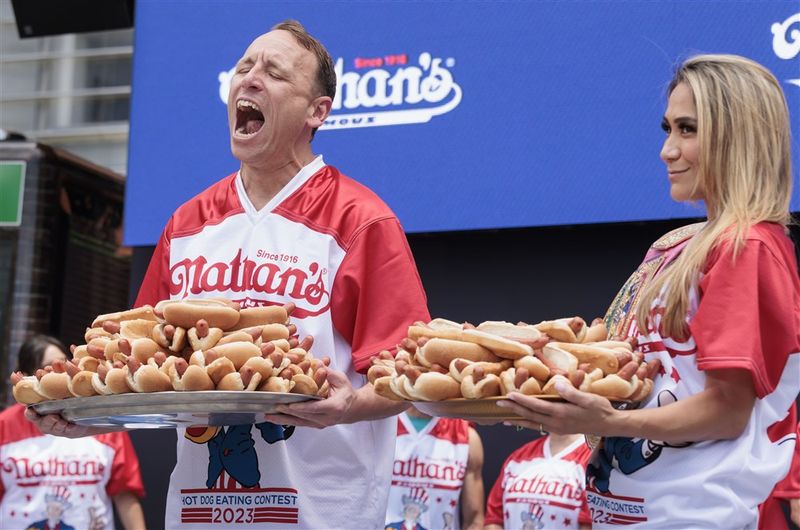 Champion hot dog eater excluded from Coney Island contest over veggie ...