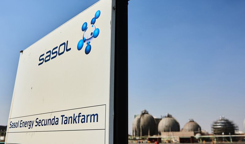 Sasol shareholders vote overwhelmingly in favour of climate change ...