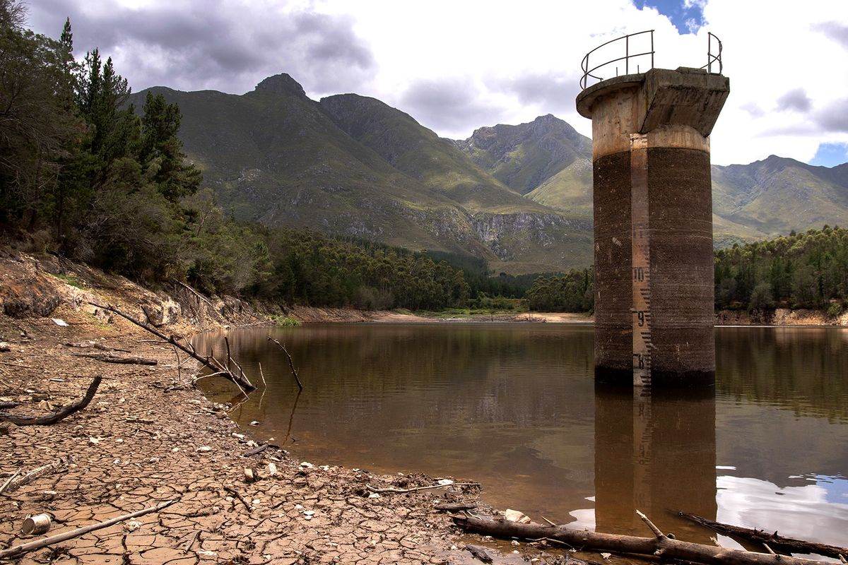 Desperate situation sees Swellendam community rally to confront water ...